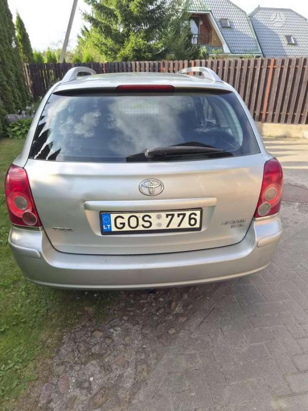 Pelēks Toyota Avensis 2008 Viļņa, ar dzinēja tilpumu 2.00 L un nobraukumu 251 tūkst. km par 1700 €, foto 3 vietnē AUTOMOTO.COM.LV