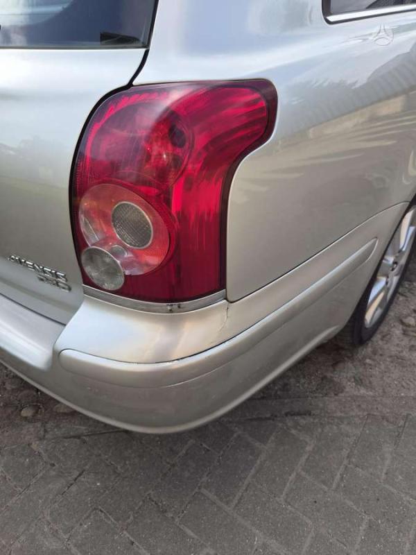 Pelēks Toyota Avensis 2008 Viļņa, ar dzinēja tilpumu 2.00 L un nobraukumu 251 tūkst. km par 1700 €, foto 6 vietnē AUTOMOTO.COM.LV
