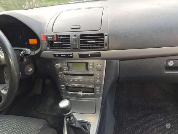 Pelēks Toyota Avensis 2008 Viļņa, ar dzinēja tilpumu 2.00 L un nobraukumu 251 tūkst. km par 1700 €, foto 10 vietnē AUTOMOTO.COM.LV