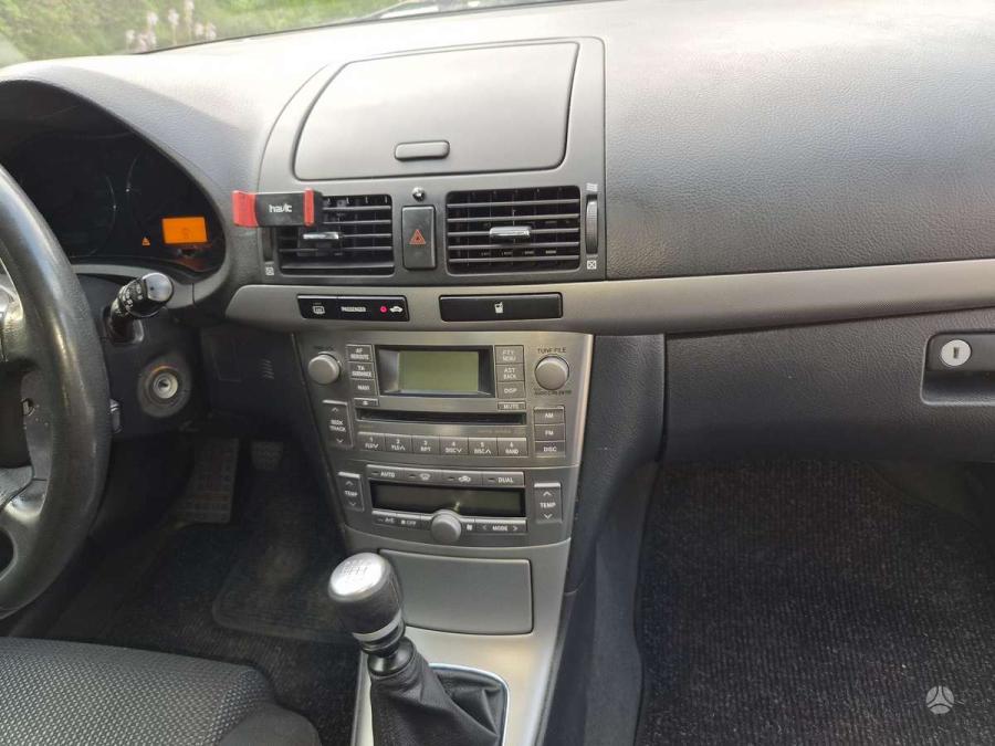 Grey Toyota Avensis 2008 in Vilnius, with an engine capacity of 2.00 L and mileage of 251 thousand km for 1700 €, photo 11 on AUTOMOTO.COM.LV