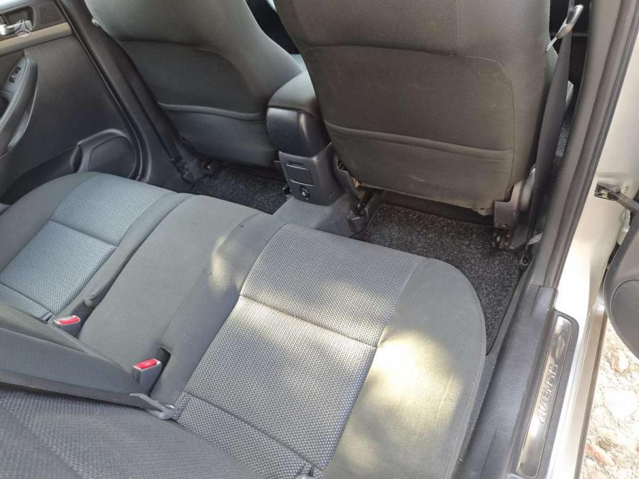 Grey Toyota Avensis 2008 in Vilnius, with an engine capacity of 2.00 L and mileage of 251 thousand km for 1700 €, photo 12 on AUTOMOTO.COM.LV