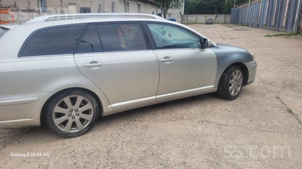 Grey Toyota Avensis 2008 in Riga, with an engine capacity of 2.00 L and mileage of 405 thousand km for 2100 €, photo 2 on AUTOMOTO.COM.LV