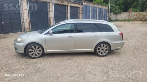 Grey Toyota Avensis 2008 in Riga, with an engine capacity of 2.00 L and mileage of 405 thousand km for 2100 €, photo 5 on AUTOMOTO.COM.LV