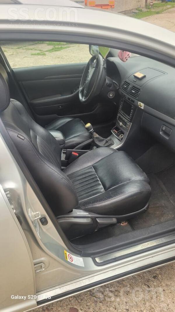 Grey Toyota Avensis 2008 in Riga, with an engine capacity of 2.00 L and mileage of 405 thousand km for 2100 €, photo 6 on AUTOMOTO.COM.LV