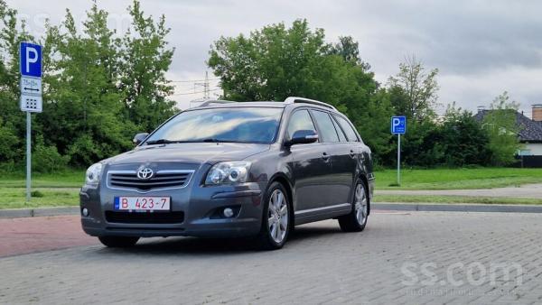 Grey Toyota Avensis 2008 in Jelgava, with an engine capacity of 2.00 L and mileage of 305 thousand km for 1590 €, photo 2 on AUTOMOTO.COM.LV