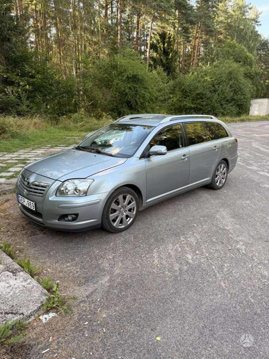Серый Тойота Авенсис 2008 в Вильнюс, объемом двигателя 2.00 л и пробегом 326 тыс. км за 2399 €, фото 1 на AUTOMOTO.COM.LV