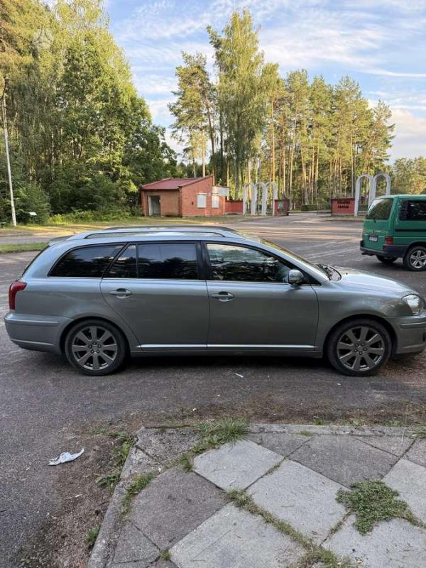 Pelēks Toyota Avensis 2008 Viļņa, ar dzinēja tilpumu 2.00 L un nobraukumu 326 tūkst. km par 2399 €, foto 3 vietnē AUTOMOTO.COM.LV