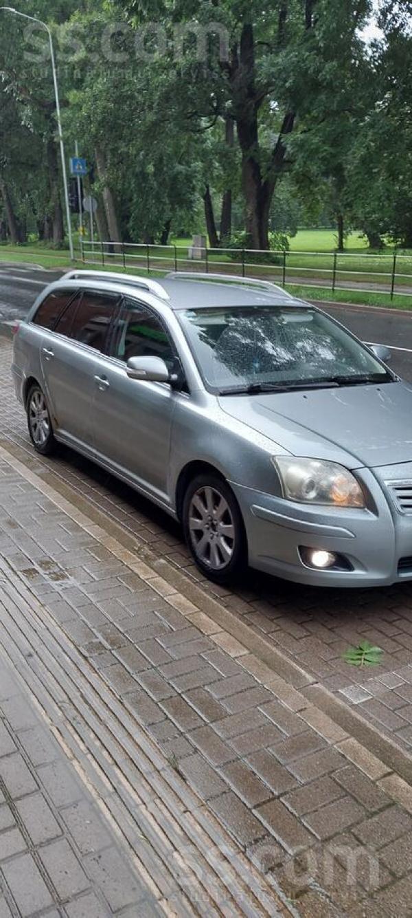 Grey Toyota Avensis 2008 in Liepaja, with an engine capacity of 1.80 L and mileage of 337 thousand km for 2400 €, photo 5 on AUTOMOTO.COM.LV