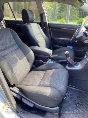 Pelēks Toyota Avensis 2008 Hāpsalu, ar dzinēja tilpumu 2.00 L un nobraukumu 379 tūkst. km par 1999 €, foto 8 vietnē AUTOMOTO.COM.LV