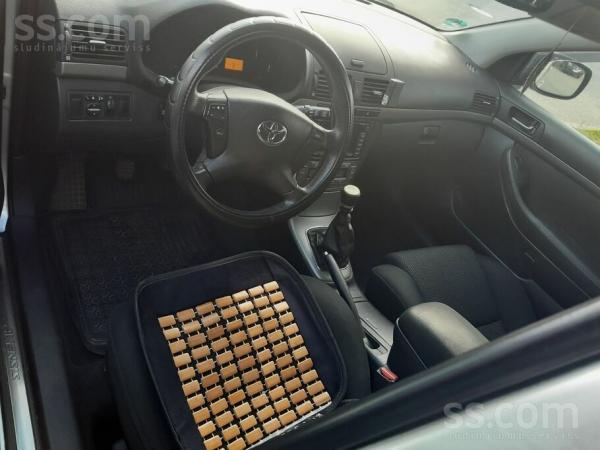 Pelēks Toyota Avensis 2008 Jelgava, ar dzinēja tilpumu 2.00 L un nobraukumu 300 tūkst. km par 1350 €, foto 4 vietnē AUTOMOTO.COM.LV