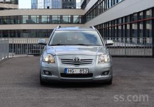 Grey Toyota Avensis 2008 in Riga, with an engine capacity of 2.00 L and mileage of 281 thousand km for 1480 €, photo 3 on AUTOMOTO.COM.LV