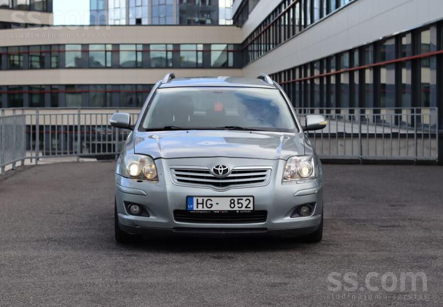 Grey Toyota Avensis 2008 in Riga, with an engine capacity of 2.00 L and mileage of 281 thousand km for 1480 €, photo 3 on AUTOMOTO.COM.LV