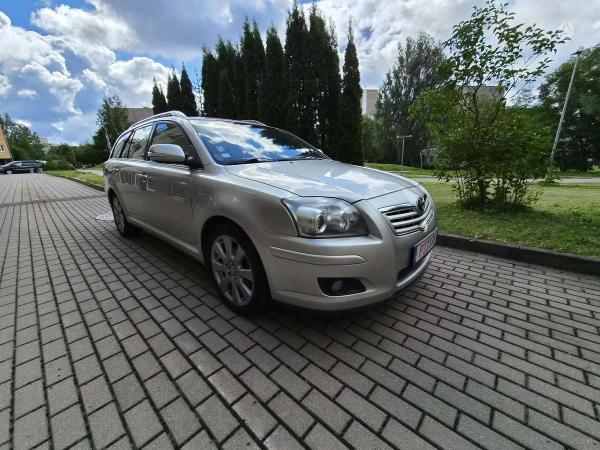 Grey Toyota Avensis 2008 in Vilnius, with an engine capacity of 2.00 L and mileage of 209 thousand km for 3750 €, photo 1 on AUTOMOTO.COM.LV