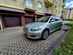 Grey Toyota Avensis 2008 in Vilnius, with an engine capacity of 2.00 L and mileage of 209 thousand km for 3750 €, photo 3 on AUTOMOTO.COM.LV