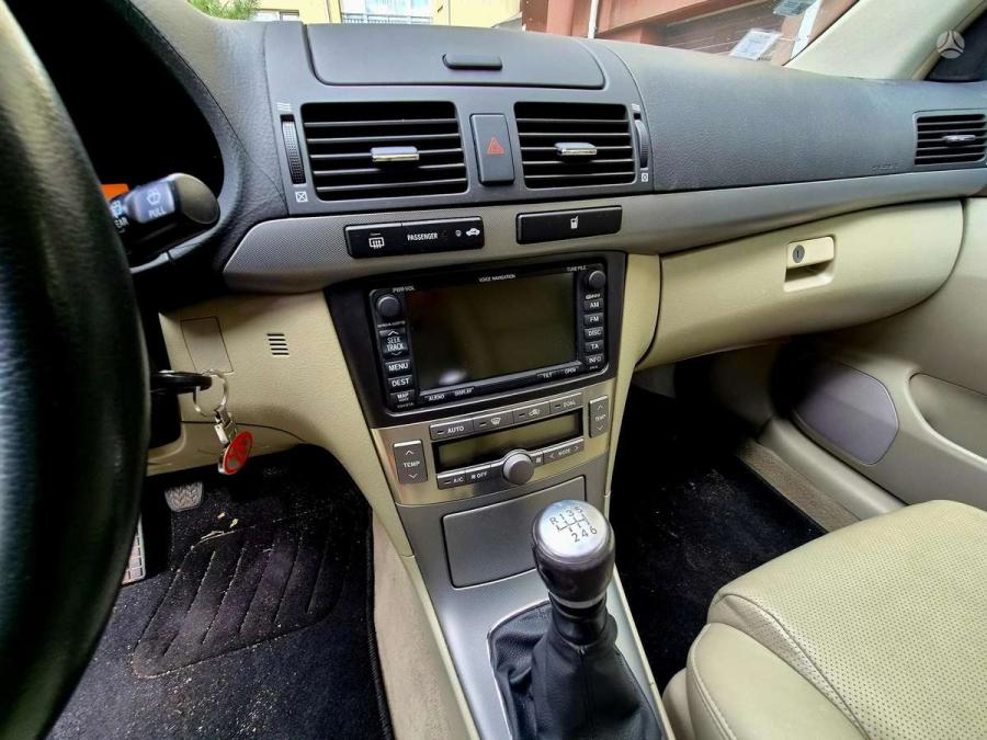 Grey Toyota Avensis 2008 in Vilnius, with an engine capacity of 2.00 L and mileage of 209 thousand km for 3750 €, photo 10 on AUTOMOTO.COM.LV