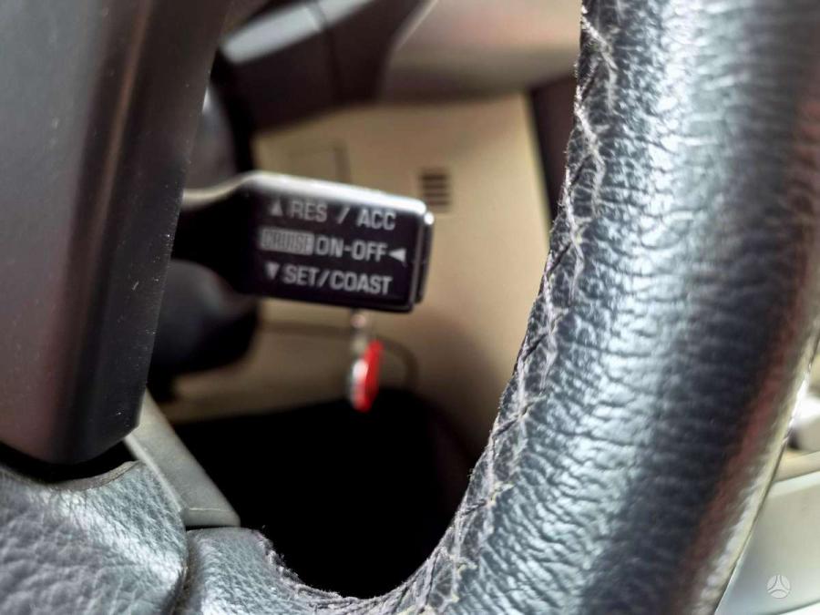 Grey Toyota Avensis 2008 in Vilnius, with an engine capacity of 2.00 L and mileage of 209 thousand km for 3750 €, photo 13 on AUTOMOTO.COM.LV