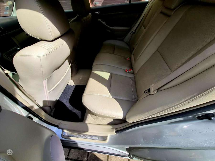 Grey Toyota Avensis 2008 in Vilnius, with an engine capacity of 2.00 L and mileage of 209 thousand km for 3750 €, photo 25 on AUTOMOTO.COM.LV