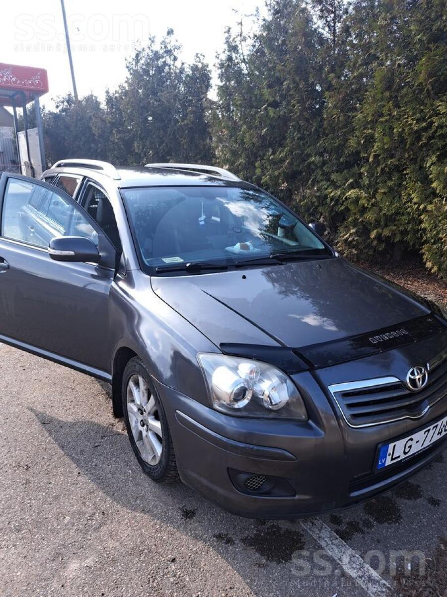 Pelēks Toyota Avensis 2008 Daugavpils, ar dzinēja tilpumu 2.00 L un nobraukumu 280 tūkst. km par 2500 €, foto 1 vietnē AUTOMOTO.COM.LV