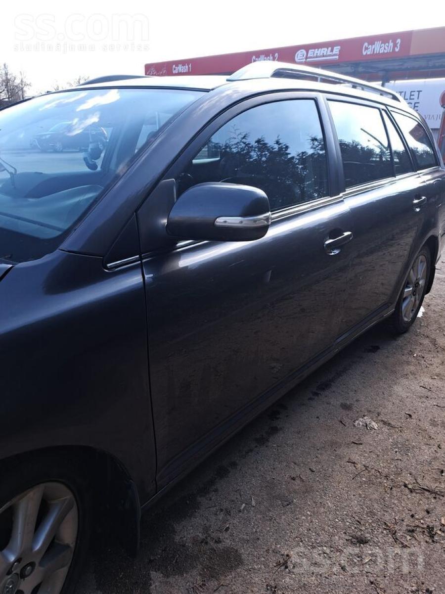 Pelēks Toyota Avensis 2008 Daugavpils, ar dzinēja tilpumu 2.00 L un nobraukumu 280 tūkst. km par 2500 €, foto 12 vietnē AUTOMOTO.COM.LV