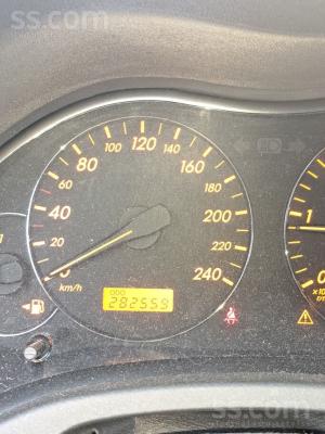 Pelēks Toyota Avensis 2008 Daugavpils, ar dzinēja tilpumu 2.00 L un nobraukumu 280 tūkst. km par 2500 €, foto 14 vietnē AUTOMOTO.COM.LV