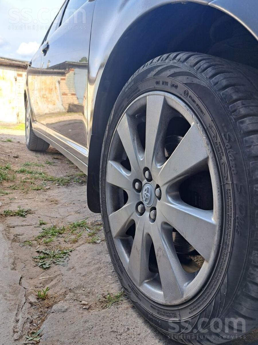 Pelēks Toyota Avensis 2008 Daugavpils, ar dzinēja tilpumu 2.00 L un nobraukumu 280 tūkst. km par 2500 €, foto 16 vietnē AUTOMOTO.COM.LV