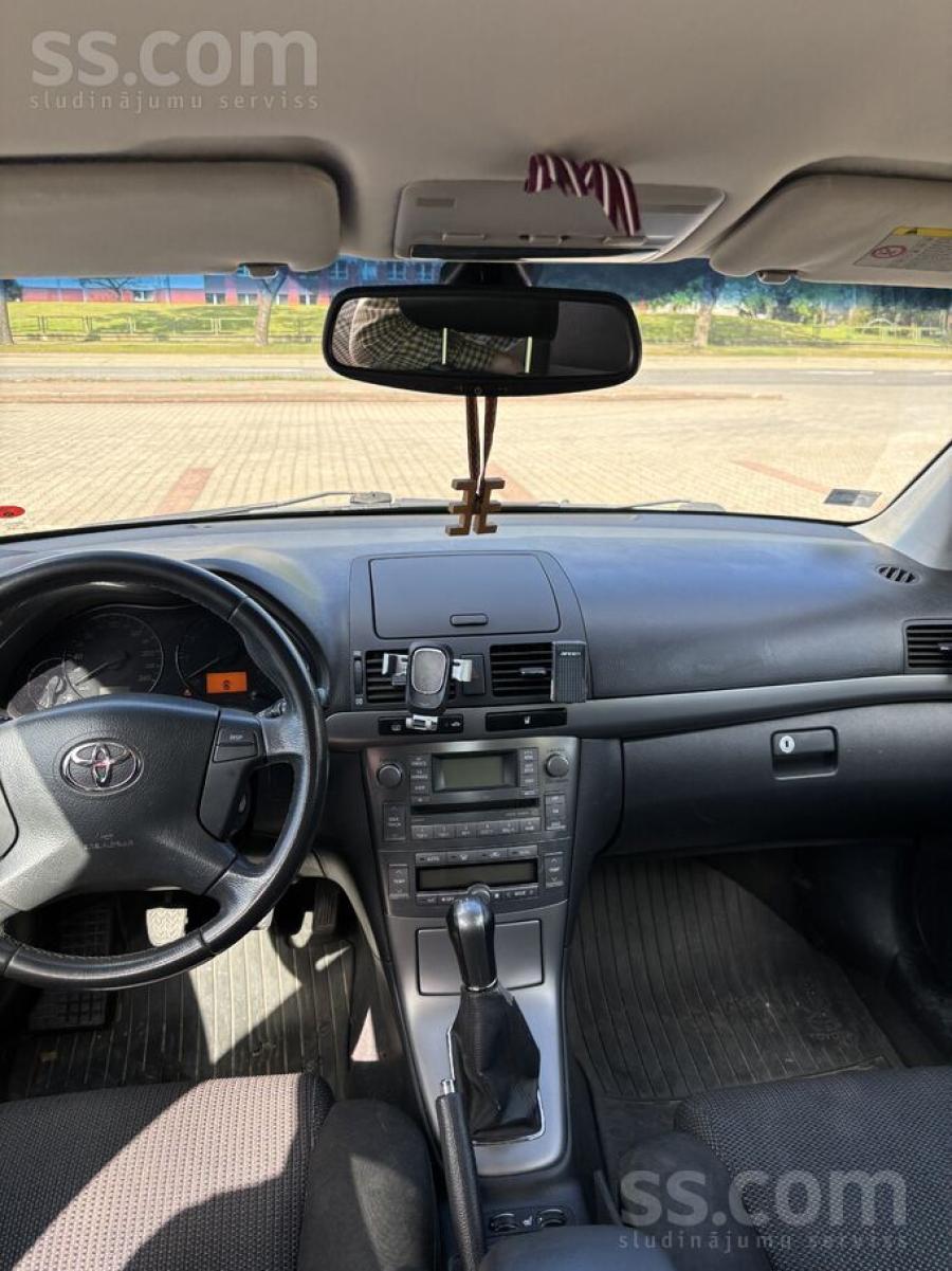 Grey Toyota Avensis 2008 in Ventspils, with an engine capacity of 1.80 L and mileage of 315 thousand km for 1600 €, photo 6 on AUTOMOTO.COM.LV