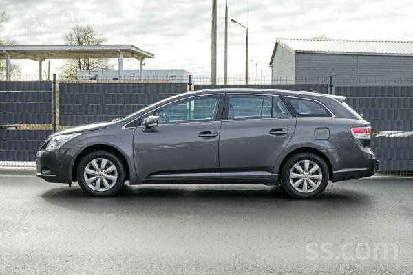 Grey Toyota Avensis 2009 in Ogre, with an engine capacity of 1.80 L and mileage of 193 thousand km for 5900 €, photo 6 on AUTOMOTO.COM.LV
