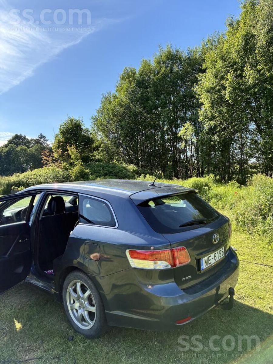 Grey Toyota Avensis 2009 in Riga, with an engine capacity of 2.00 L and mileage of 336 thousand km for 2650 €, photo 6 on AUTOMOTO.COM.LV