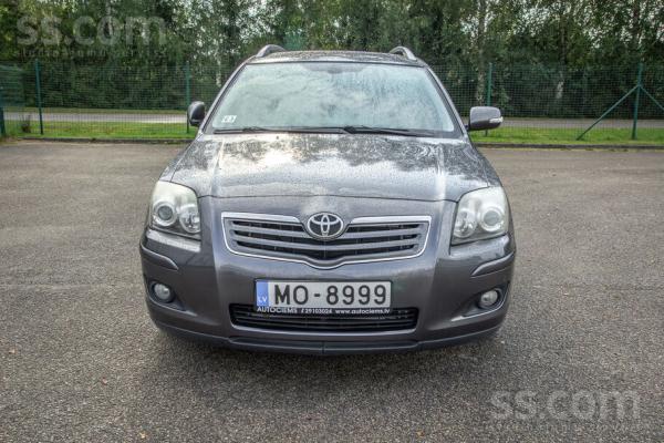 Grey Toyota Avensis 2009 in Tukums, with an engine capacity of 2.00 L and mileage of 315 thousand km for 790 €, photo 2 on AUTOMOTO.COM.LV