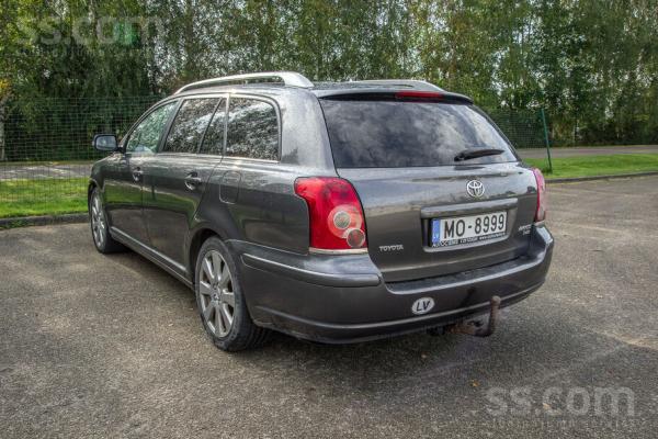 Grey Toyota Avensis 2009 in Tukums, with an engine capacity of 2.00 L and mileage of 315 thousand km for 790 €, photo 4 on AUTOMOTO.COM.LV