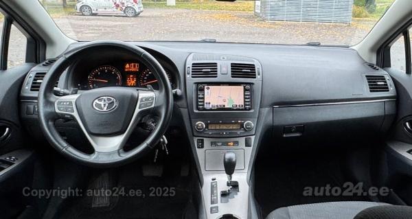 Pelēks Toyota Avensis 2009 Tallina, ar dzinēja tilpumu 2.20 L un nobraukumu 177 tūkst. km par 5990 €, foto 11 vietnē AUTOMOTO.COM.LV