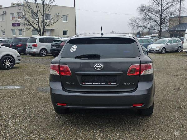 Pelēks Toyota Avensis 2009 Kretinga, ar dzinēja tilpumu 2.23 L un nobraukumu 187 tūkst. km par 4200 €, foto 11 vietnē AUTOMOTO.COM.LV