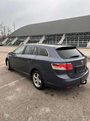 Pelēks Toyota Avensis 2009 Viļņa, ar dzinēja tilpumu 1.60 L un nobraukumu 242 tūkst. km par 2600 €, foto 5 vietnē AUTOMOTO.COM.LV