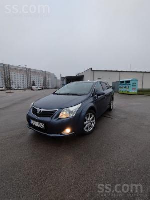 Pelēks Toyota Avensis 2009 Rīga, ar dzinēja tilpumu 2.20 L un nobraukumu 254 tūkst. km par 3690 €, foto  vietnē AUTOMOTO.COM.LV