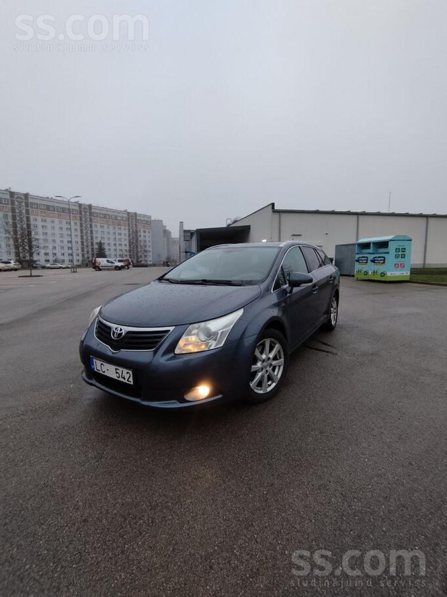 Pelēks Toyota Avensis 2009 Rīga, ar dzinēja tilpumu 2.20 L un nobraukumu 254 tūkst. km par 3690 €, foto 1 vietnē AUTOMOTO.COM.LV
