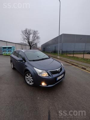 Pelēks Toyota Avensis 2009 Rīga, ar dzinēja tilpumu 2.20 L un nobraukumu 254 tūkst. km par 3690 €, foto 2 vietnē AUTOMOTO.COM.LV