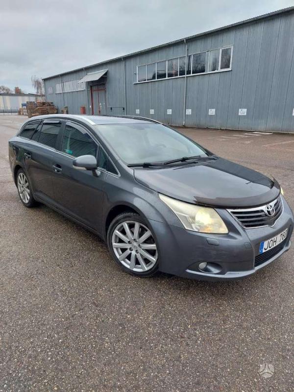 Grey Toyota Avensis 2009 in Kaunas, with an engine capacity of 2.20 L and mileage of 268 thousand km for 3550 €, photo 2 on AUTOMOTO.COM.LV