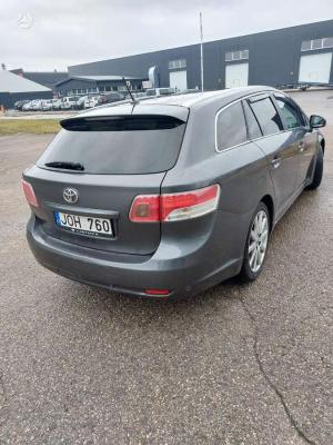 Grey Toyota Avensis 2009 in Kaunas, with an engine capacity of 2.20 L and mileage of 268 thousand km for 3550 €, photo 3 on AUTOMOTO.COM.LV