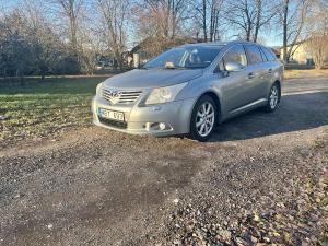 Pelēks Toyota Avensis 2009 Kauņa, ar dzinēja tilpumu 0.00 L un nobraukumu 290 tūkst. km par 3000 €, foto  vietnē AUTOMOTO.COM.LV