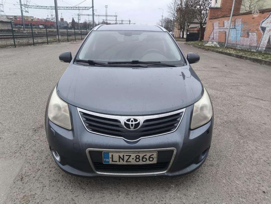 Pelēks Toyota Avensis 2009 Šauļi, ar dzinēja tilpumu 2.00 L un nobraukumu 369 tūkst. km par 2090 €, foto 2 vietnē AUTOMOTO.COM.LV