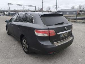 Pelēks Toyota Avensis 2009 Šauļi, ar dzinēja tilpumu 2.00 L un nobraukumu 369 tūkst. km par 2090 €, foto 4 vietnē AUTOMOTO.COM.LV