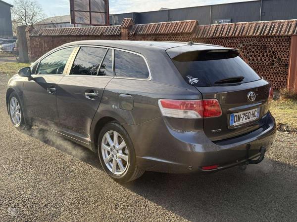Pelēks Toyota Avensis 2009 Tauragė, ar dzinēja tilpumu 2.00 L un nobraukumu 245 tūkst. km par 4200 €, foto 7 vietnē AUTOMOTO.COM.LV