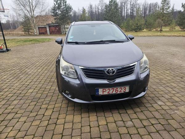 Pelēks Toyota Avensis 2009 Viļņa, ar dzinēja tilpumu 2.23 L un nobraukumu 273 tūkst. km par 2600 €, foto 1 vietnē AUTOMOTO.COM.LV