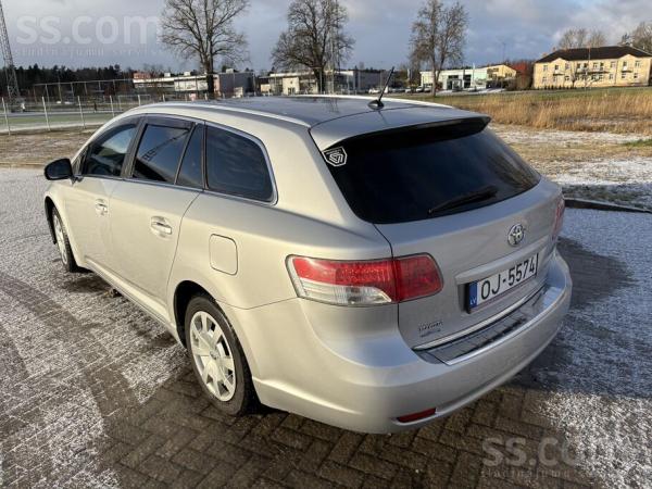 Grey Toyota Avensis 2009 in Valmiera, with an engine capacity of 2.00 L and mileage of 274 thousand km for 5200 €, photo 8 on AUTOMOTO.COM.LV