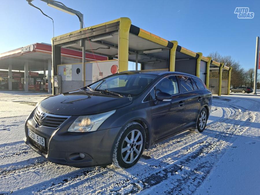 Grey Toyota Avensis 2009 in Radviliskis, with an engine capacity of 2.20 L and mileage of 329 thousand km for 1950 €, photo 1 on AUTOMOTO.COM.LV
