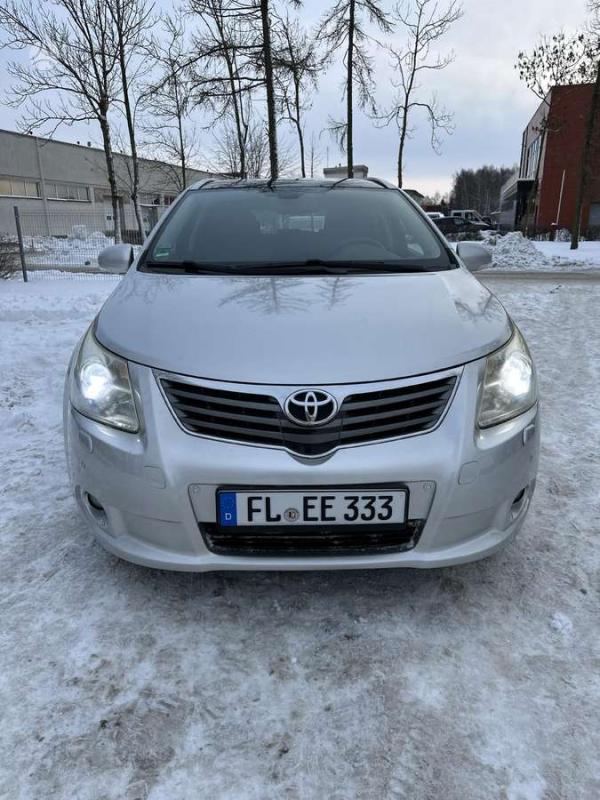 Pelēks Toyota Avensis 2009 Klaipėda, ar dzinēja tilpumu 2.23 L un nobraukumu 299 tūkst. km par 4699 €, foto 2 vietnē AUTOMOTO.COM.LV