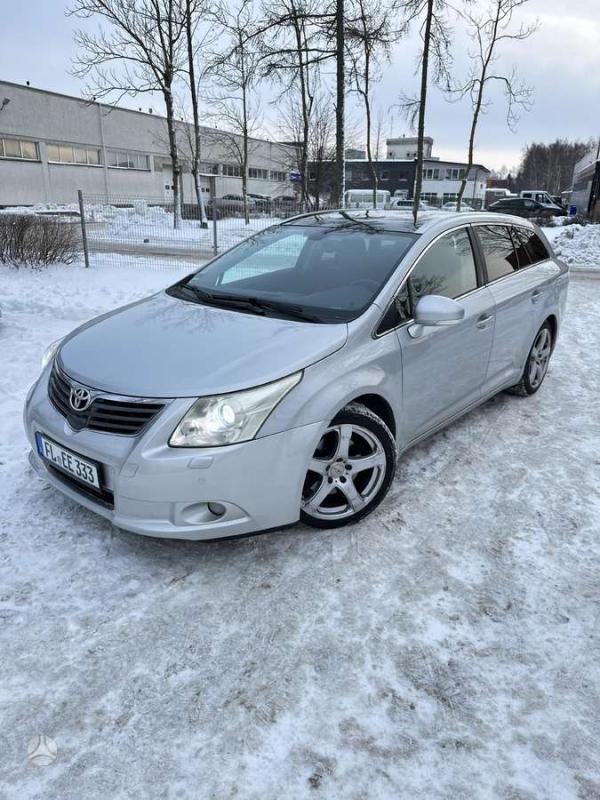 Pelēks Toyota Avensis 2009 Klaipėda, ar dzinēja tilpumu 2.23 L un nobraukumu 299 tūkst. km par 4699 €, foto 3 vietnē AUTOMOTO.COM.LV