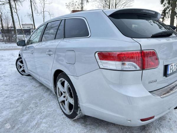 Pelēks Toyota Avensis 2009 Klaipėda, ar dzinēja tilpumu 2.23 L un nobraukumu 299 tūkst. km par 4699 €, foto 7 vietnē AUTOMOTO.COM.LV