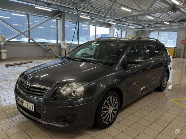 Pelēks Toyota Avensis 2009 Viļņa, ar dzinēja tilpumu 2.00 L un nobraukumu 310 tūkst. km par 1900 €, foto 1 vietnē AUTOMOTO.COM.LV