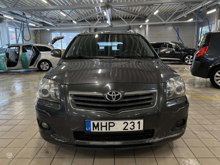 Grey Toyota Avensis 2009 in Vilnius, with an engine capacity of 2.00 L and mileage of 310 thousand km for 1900 €, photo 3 on AUTOMOTO.COM.LV